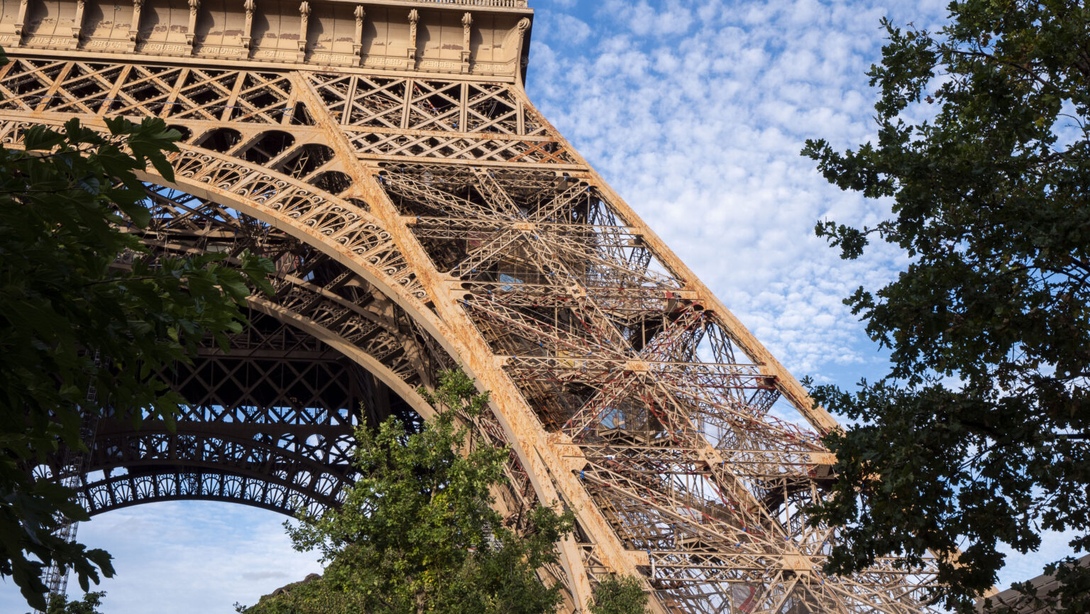 Paris Travel Guide and Travel Tips - Martijn Around The World